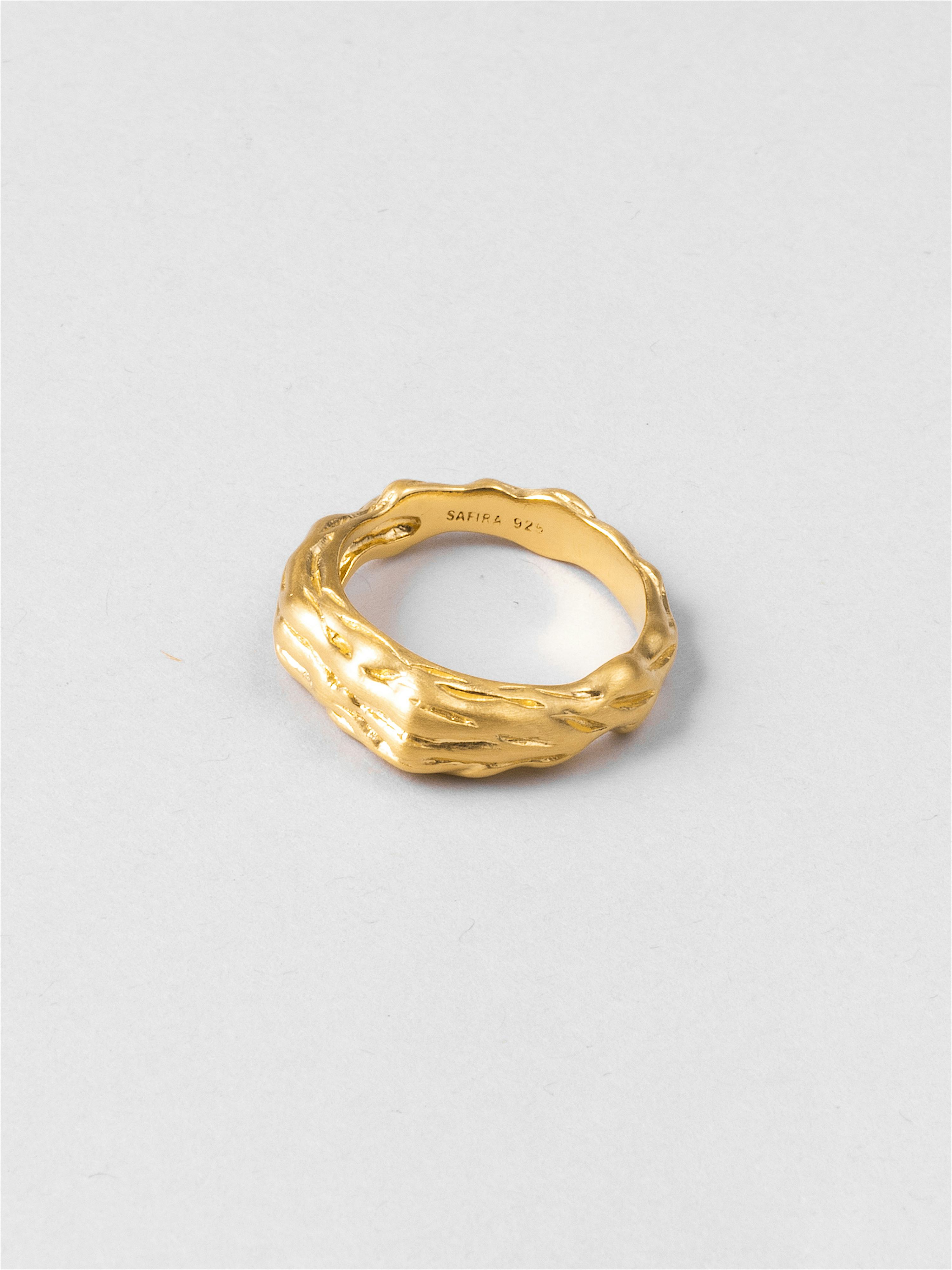 Guldringar | Guld ring | Svenskt designade smycken | SAFIRA | Safira